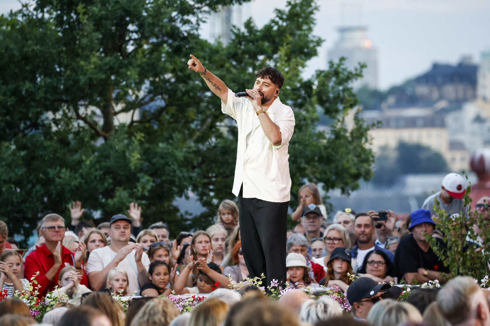 Simon Superti Embarks on Tour 2025 | Sweden Herald