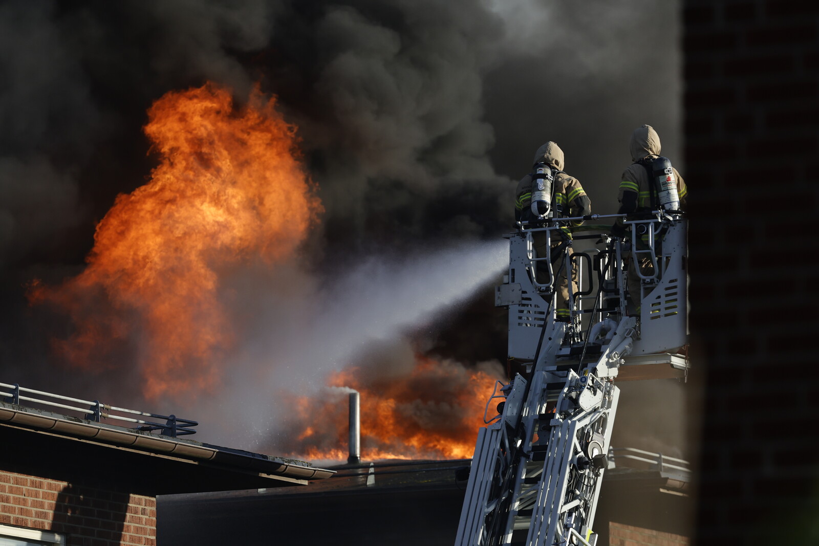36 apartments evacuated in fire: "Shocked" | Sweden Herald