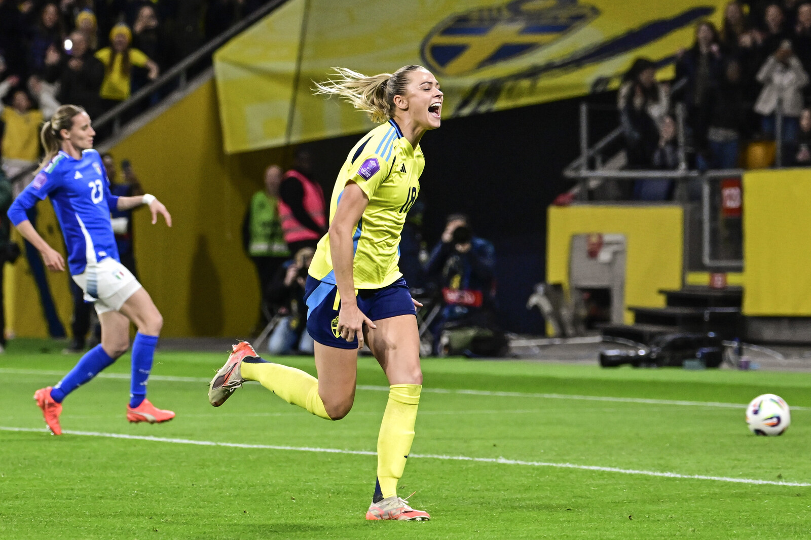 Fridolina Rolfö Seals Dramatic 3-2 Win for Sweden Over Italy | Sweden Herald