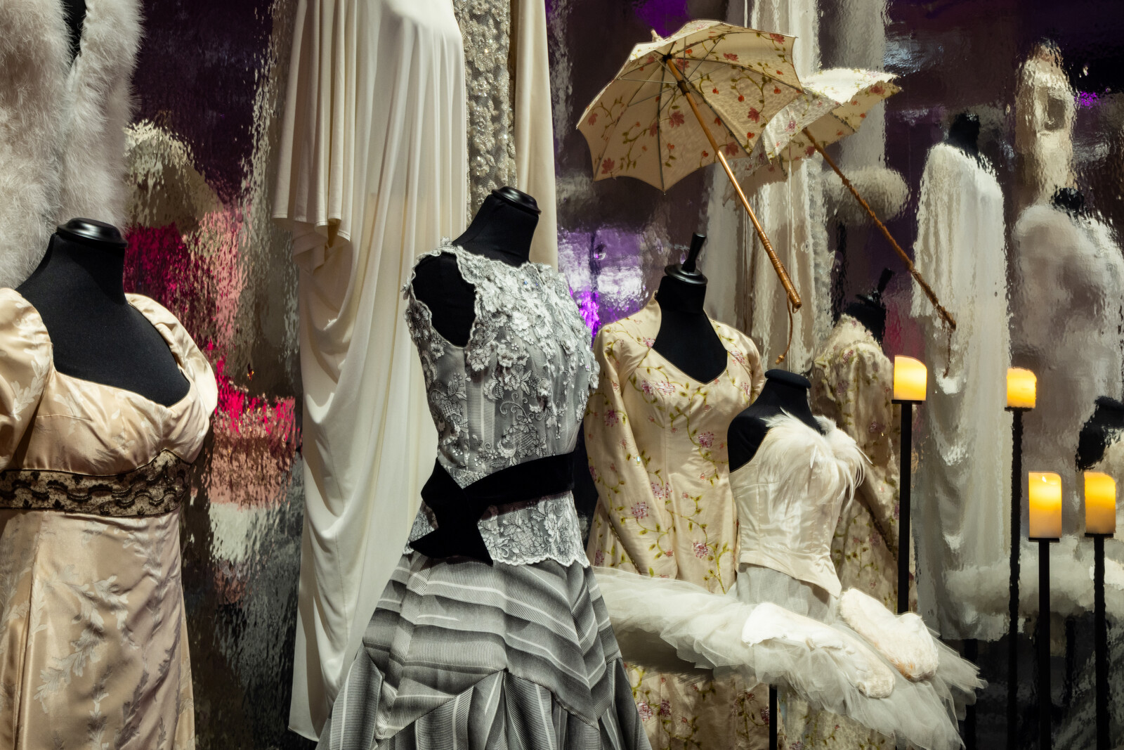 Millesgården Reports Theft of Swedish Diva Costumes | Sweden Herald