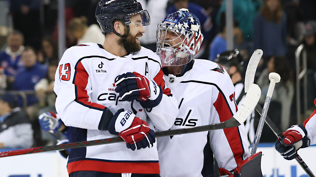 Charlie Lindgren's Stellar Performance Shuts Out Rangers in NHL Match ...