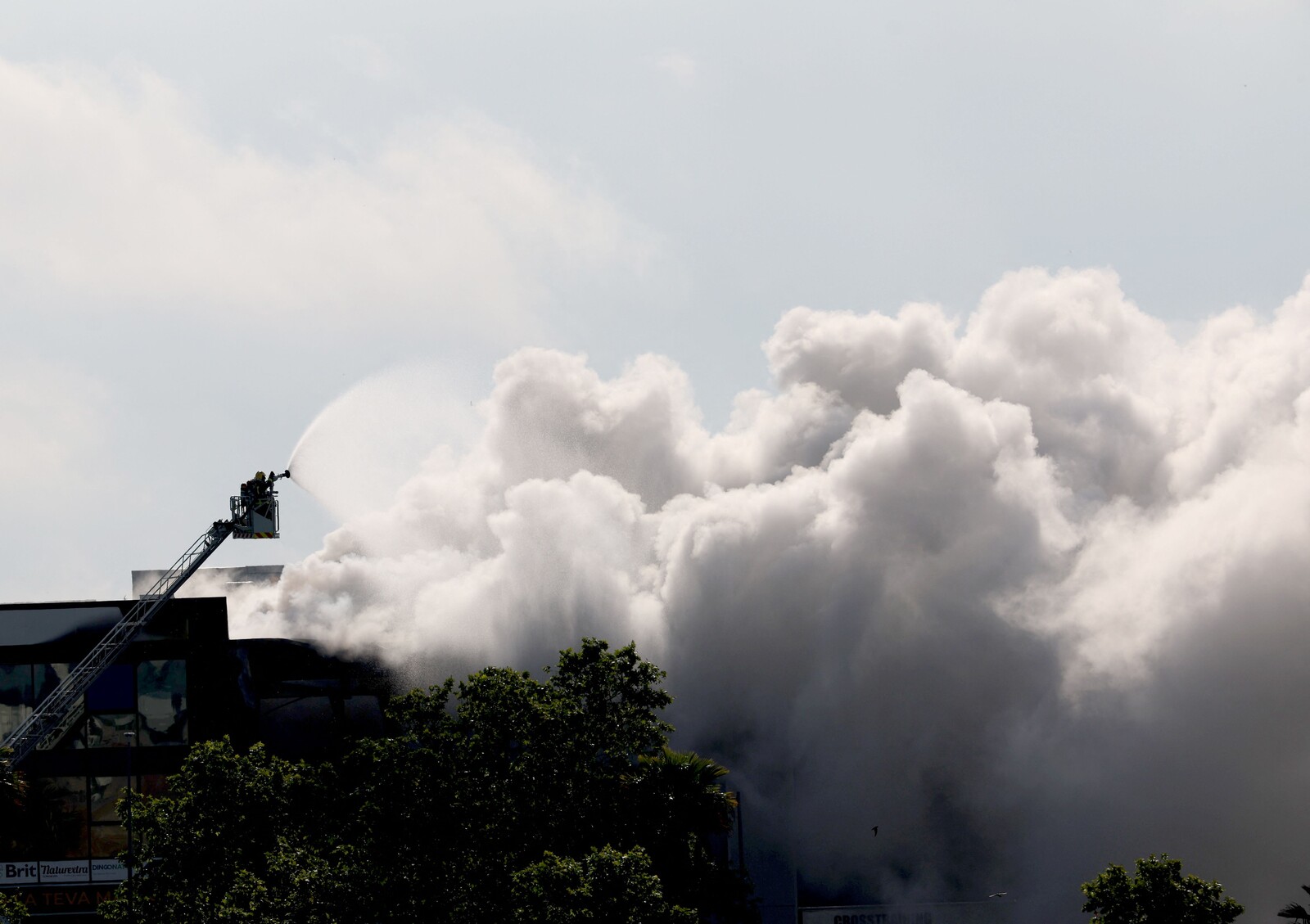 Chlorine Gas Cloud in Barcelona: 160,000 Residents Advised to Stay Indoors | Sweden Herald