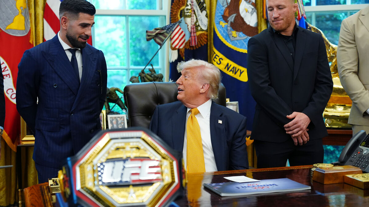 Trump celebrates 80th with absurd martial arts gala on White House lawn ...