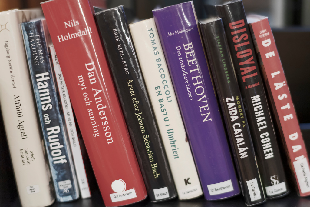 Woman stole over 1,200 books from the library | Sweden Herald