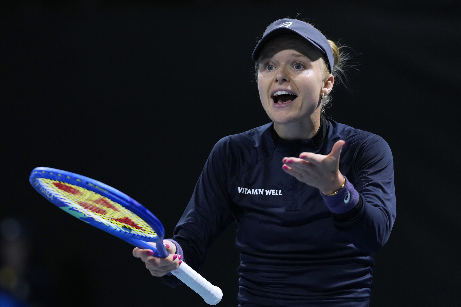 Harriet Dart Apologizes for Deodorant Remark During WTA Match | Sweden ...