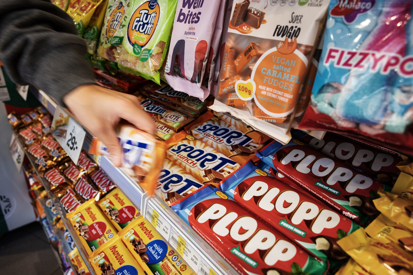Proposal: Limit Advertising for Junk Food and Snacks | Sweden Herald