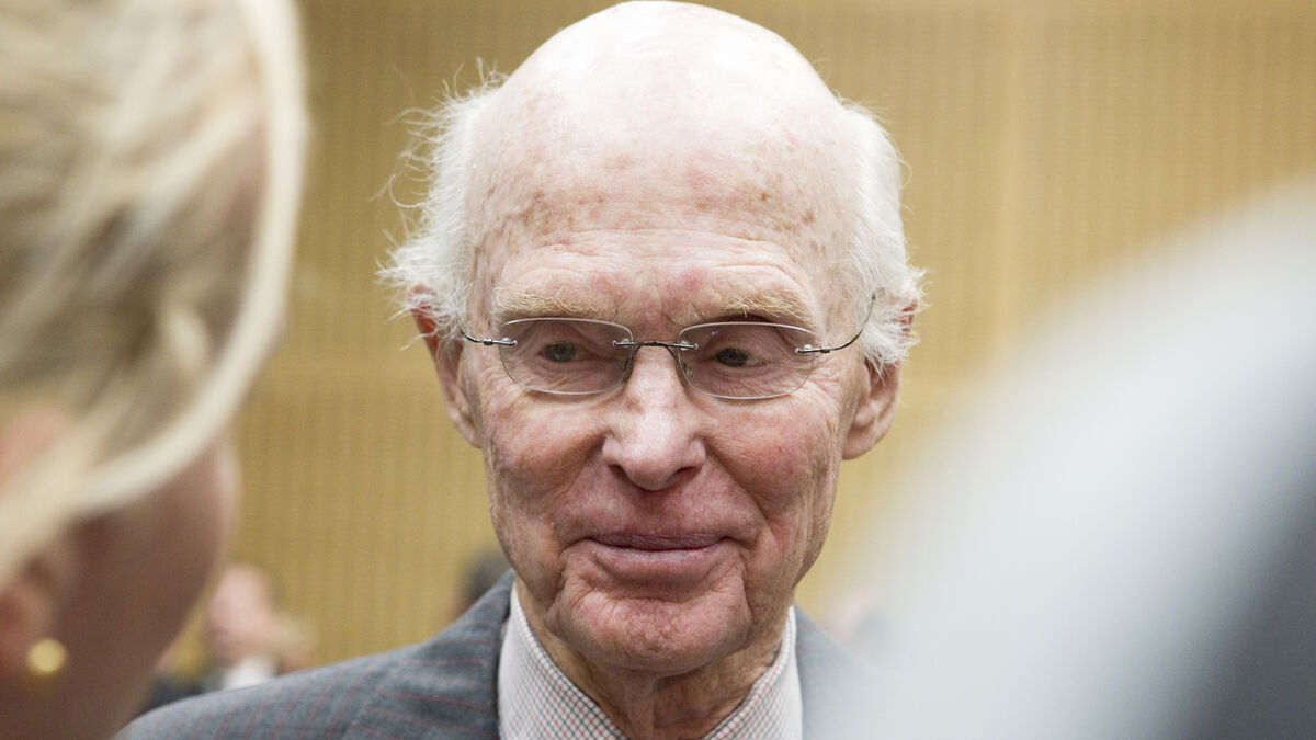 Norwegian shipping king Fred Olsen steps down as Bonheur chairman after ...