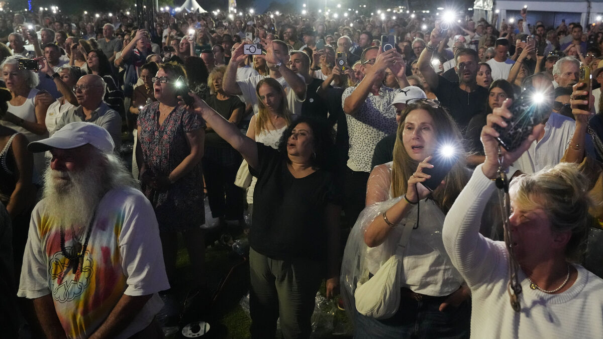Thousands honour Bondi attack victims | Sweden Herald