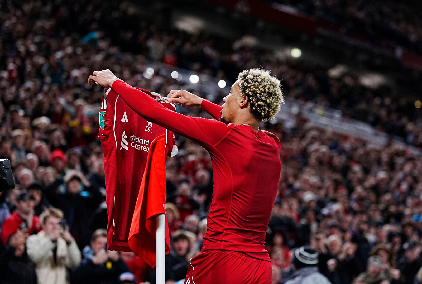 Ekitiké Apologizes After Red Card in Liverpool's League Cup Win ...