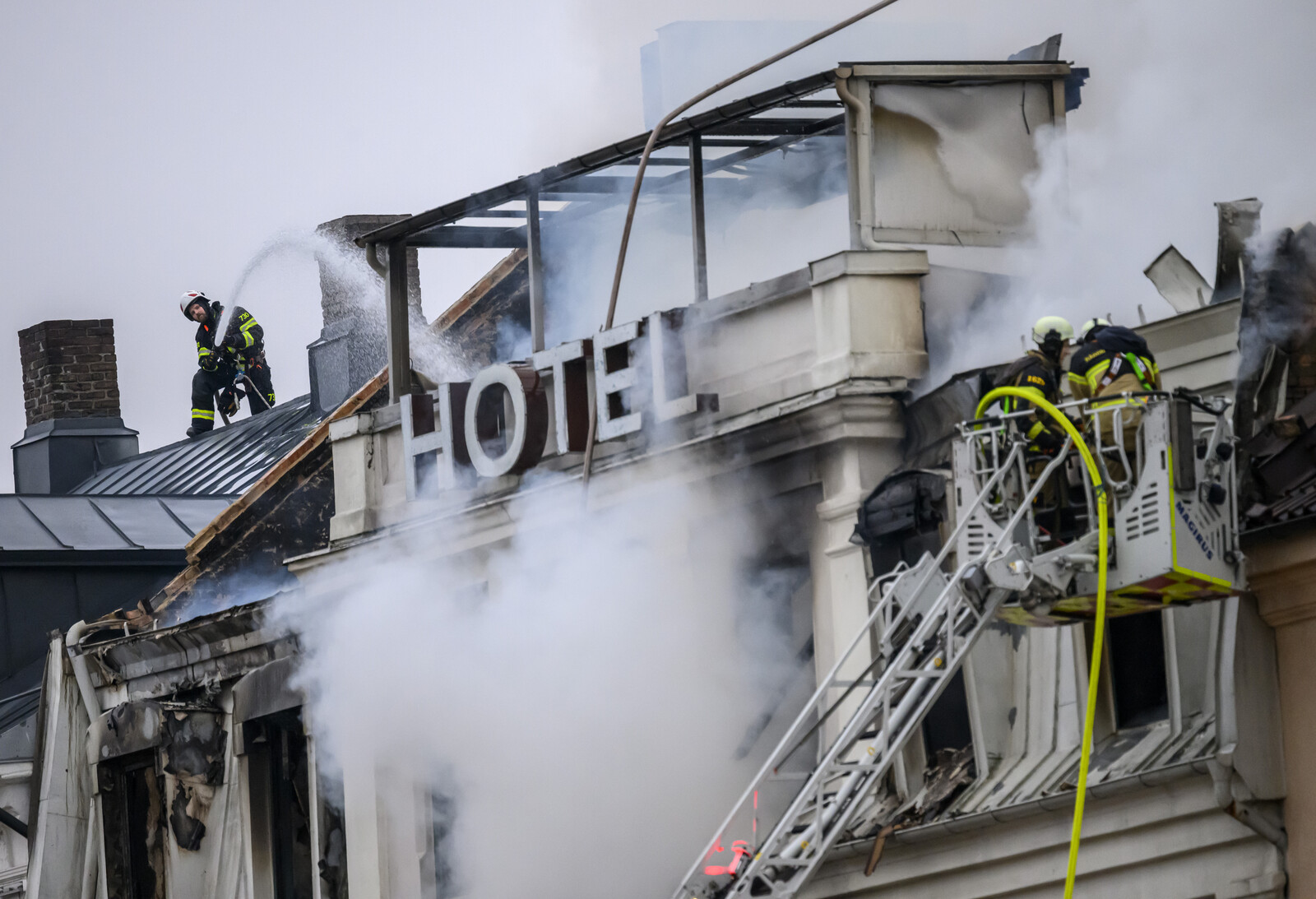 Large Fire at Hotel Proves Difficult to Extinguish | Sweden Herald