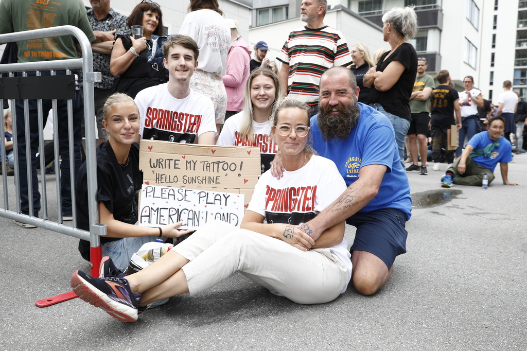 Fans before the concert: "Laughter, tears, and dance" | Sweden Herald