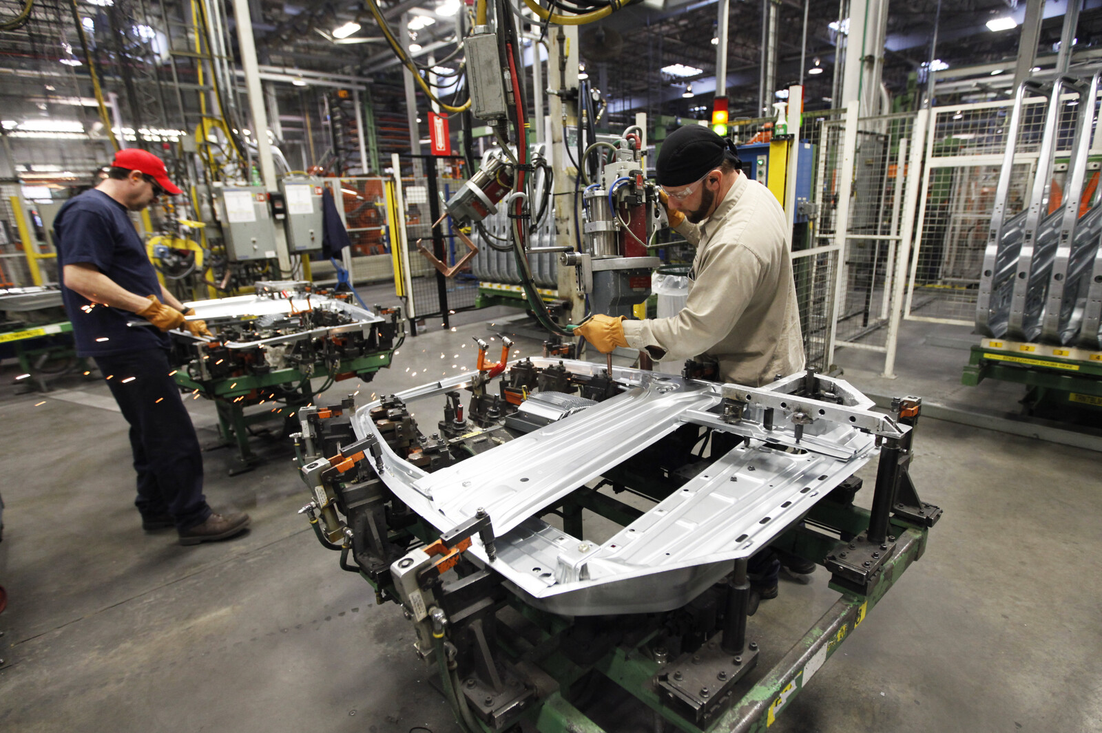 Volvo to Cut Up to 800 Jobs in US Facilities | Sweden Herald