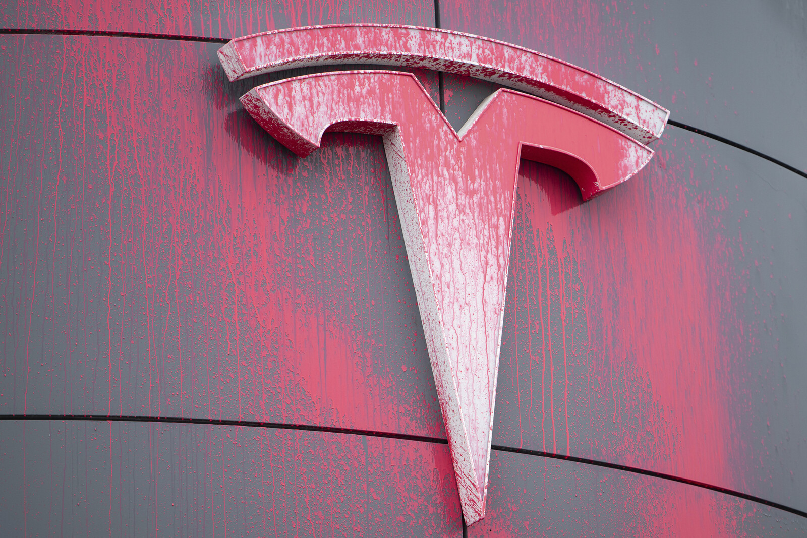 Tesla Sales Plummet in Q1, Miss Analyst Expectations by Wide Margin ...