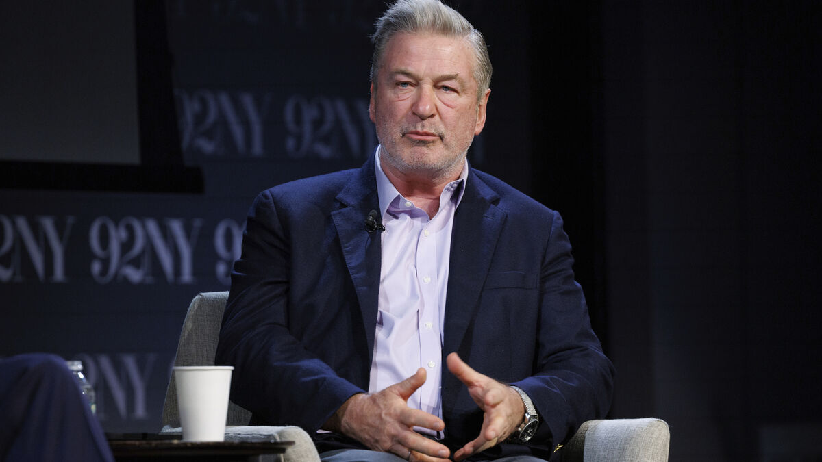Alec Baldwin and Brother Unharmed in Car Crash with Tree | Sweden Herald
