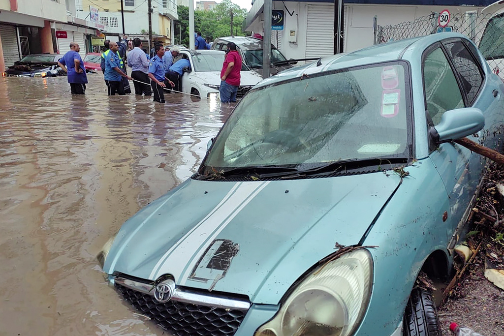 UN Top Official: Fewer People Die in Disasters | Sweden Herald