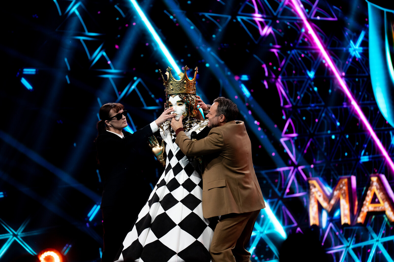 World Champion Kajsa Bergqvist Unmasked on Masked Singer Sweden ...