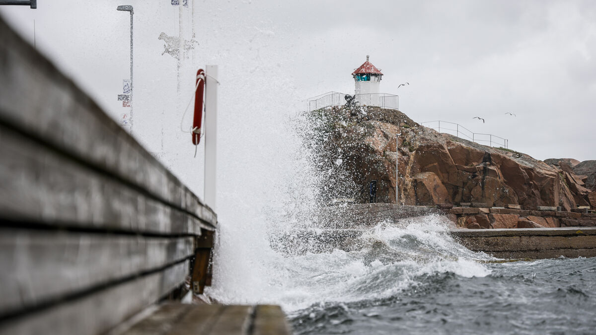 Storm Amy Brings Strong Winds and Canceled Trains in Sweden | Sweden Herald