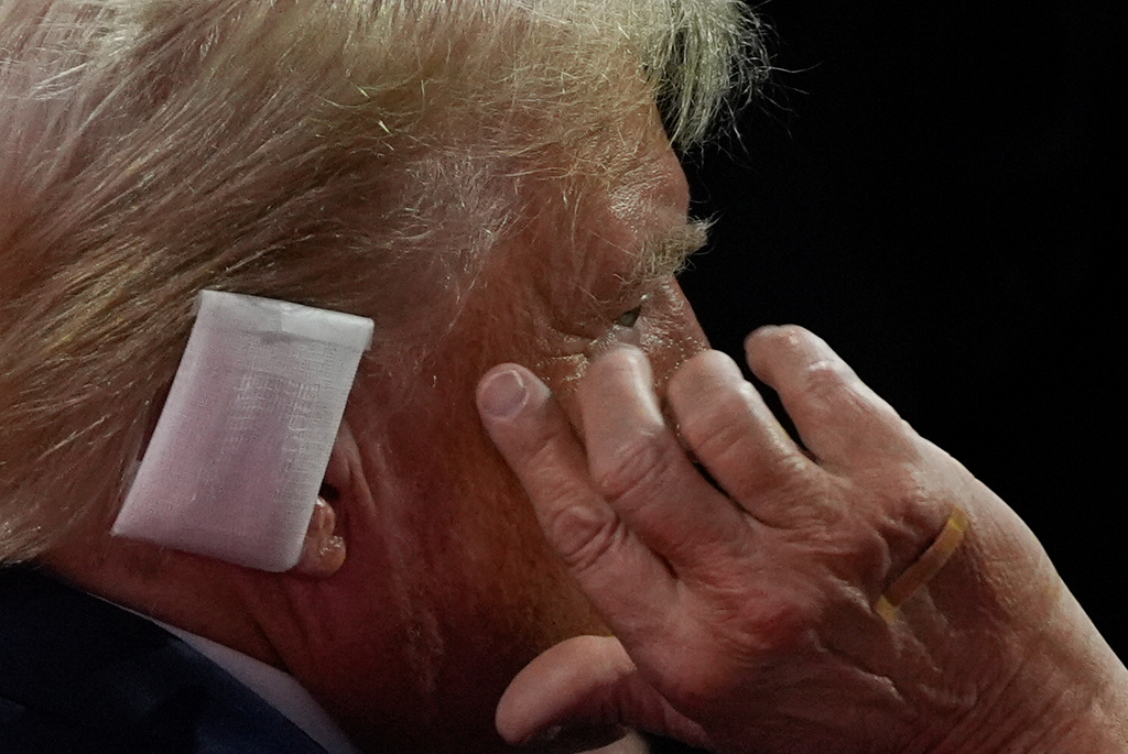 The Lid on Trump's Ear | Sweden Herald