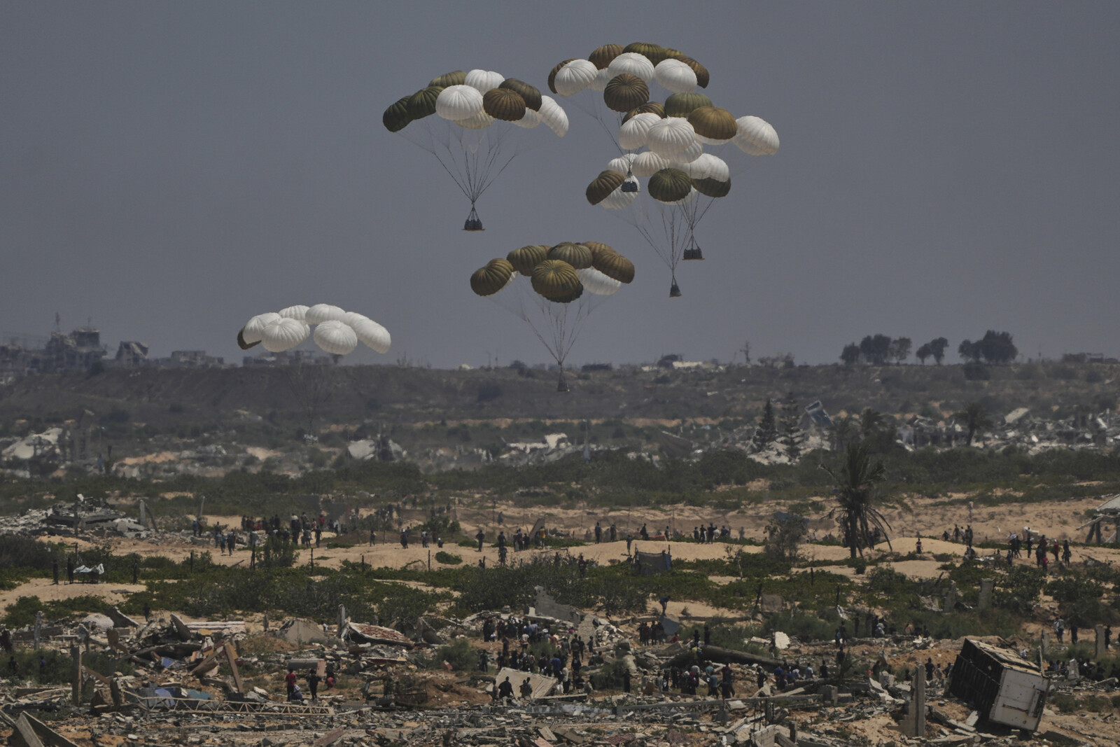 Swedish Doctors Criticize Symbolic Food Aid in Gaza Conflict | Sweden ...