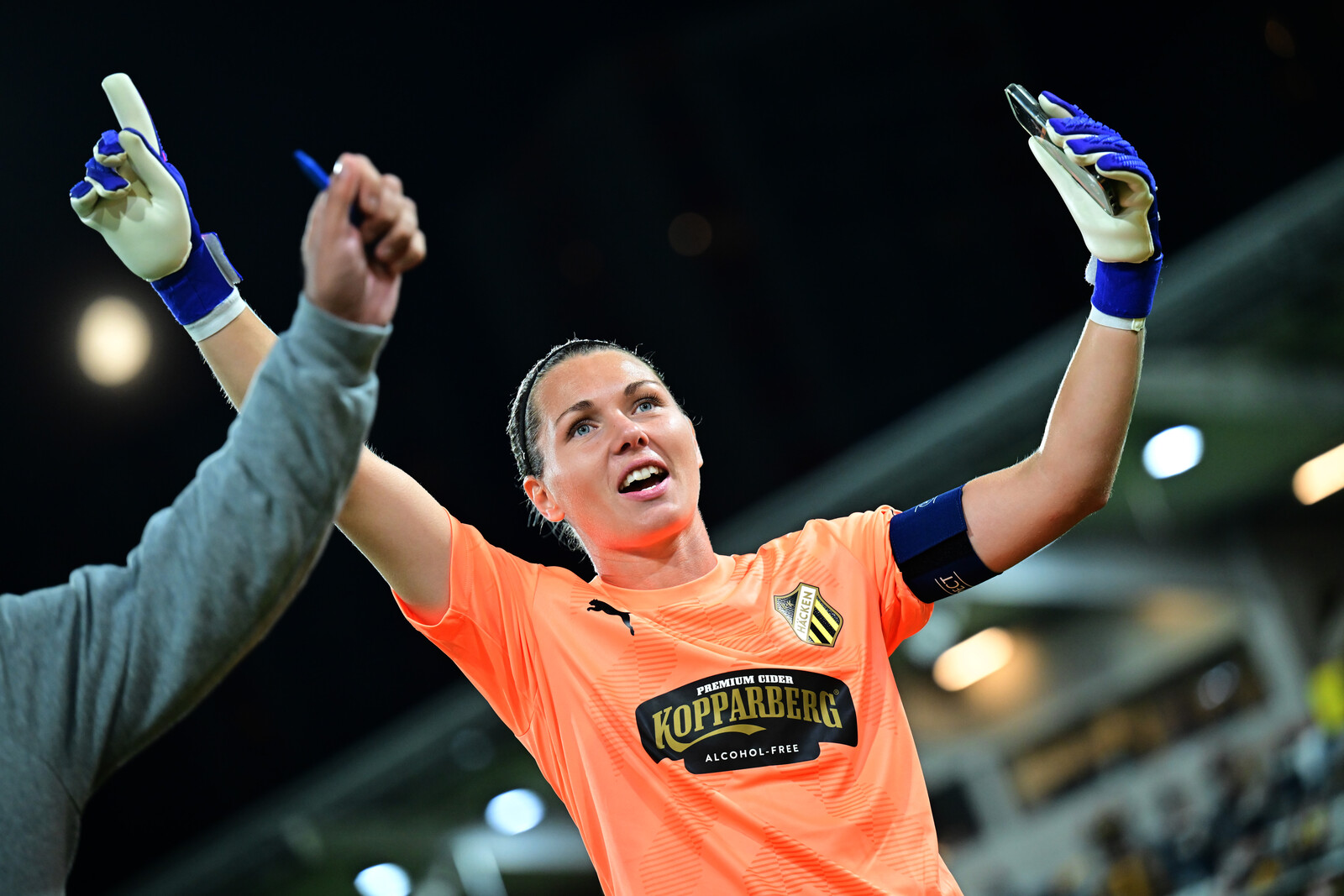 The Acclaim: "Jennifer Falk is completely magical" | Sweden Herald