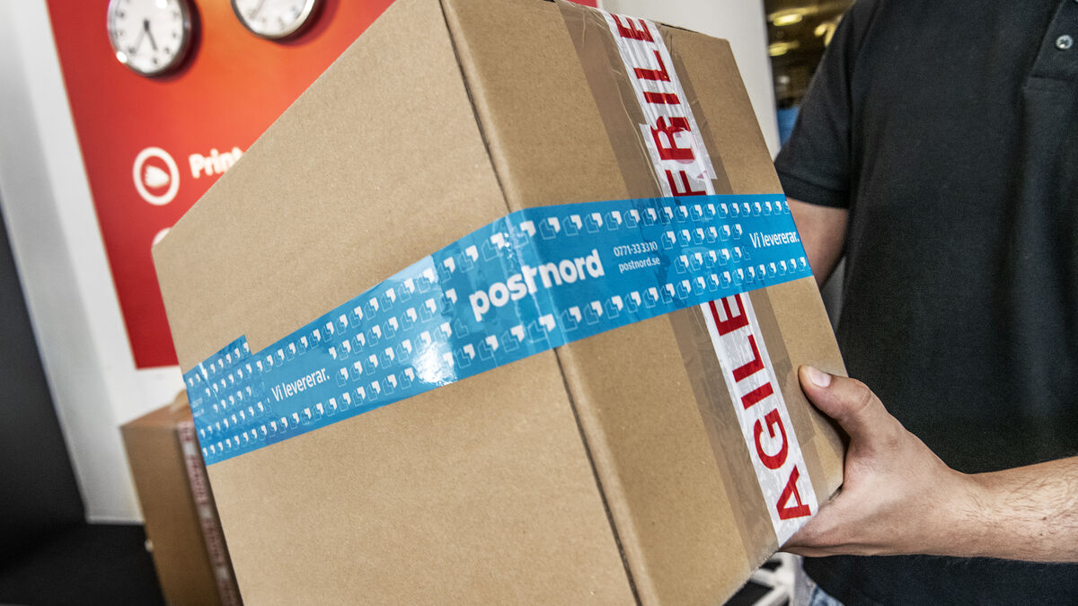 Postnord backs down: Okay with weapons in packages | Sweden Herald