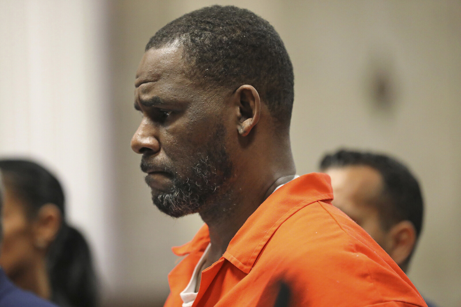 R Kelly Claims Murder Threat in Prison Seeks Pardon from Trump | Sweden ...