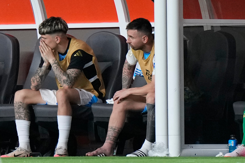 Messi injured - swollen ankle after fall | Sweden Herald