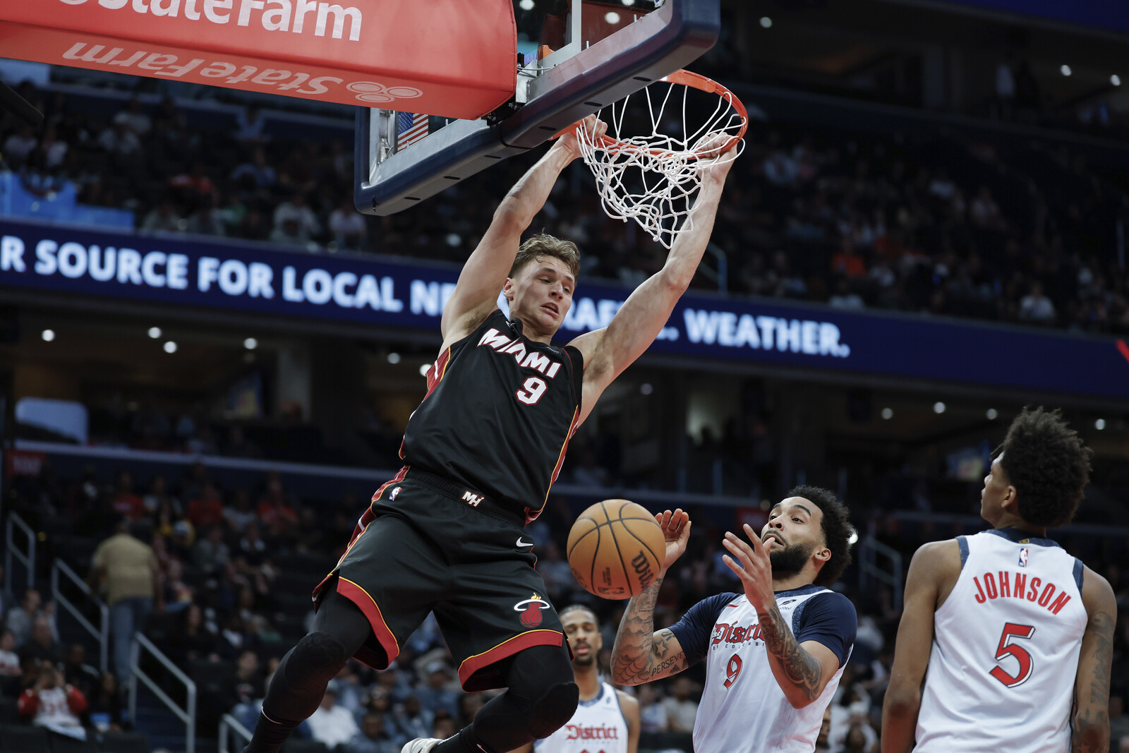 Swedish NBA Rookie Pelle Larsson Shines in Miami's Victory Over ...