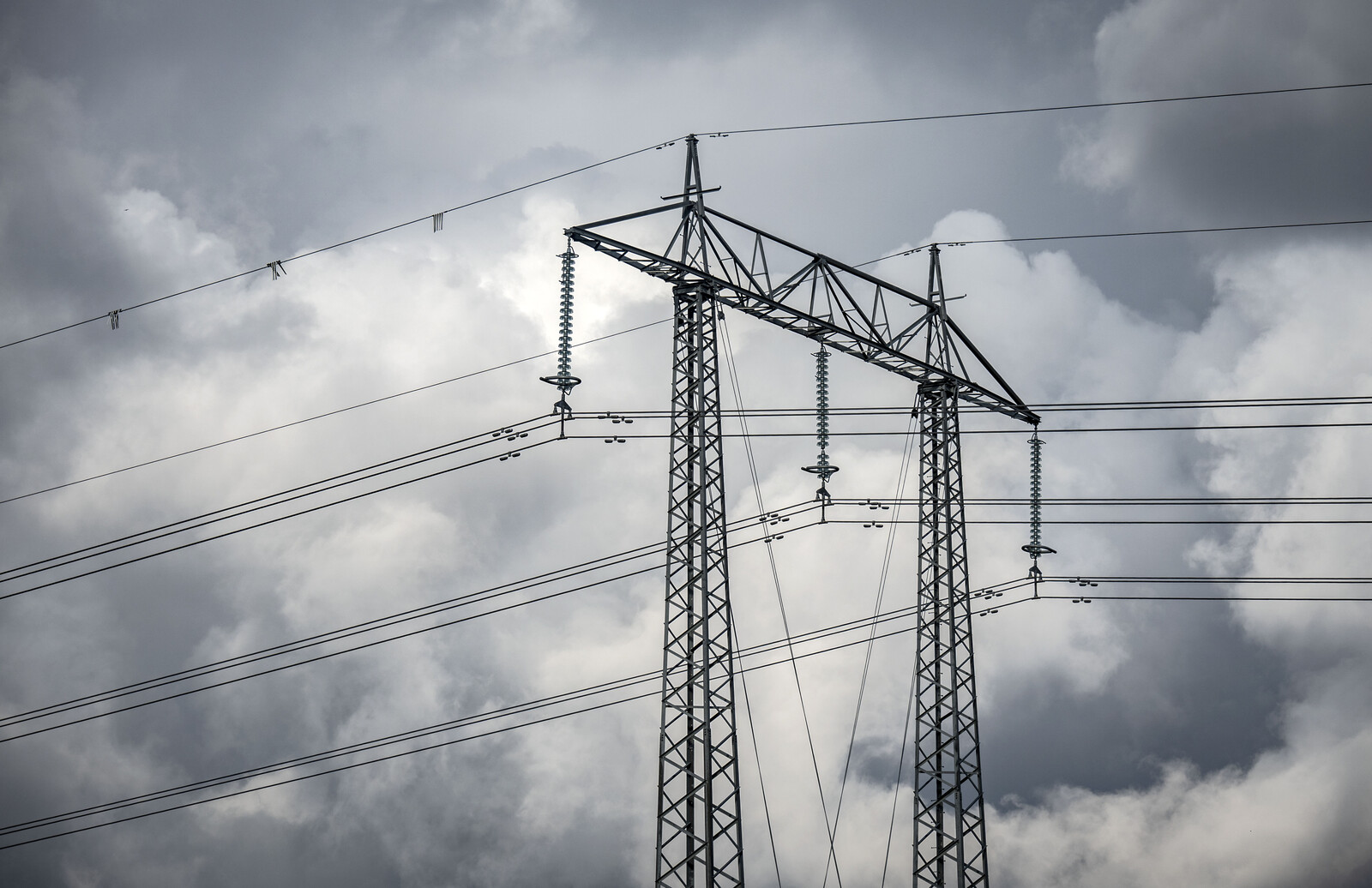 Stricter Rules Aim to Curb Rising Electricity Grid Fees in Europe ...