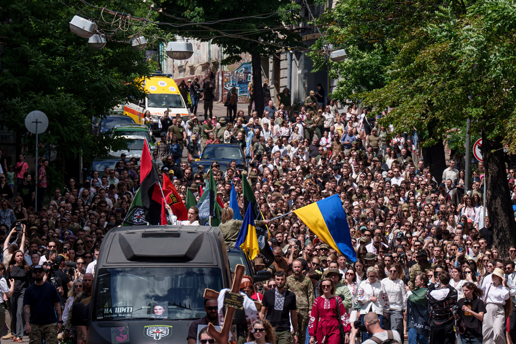 Nearly 1,000 pay tribute to Ukrainian journalist | Sweden Herald