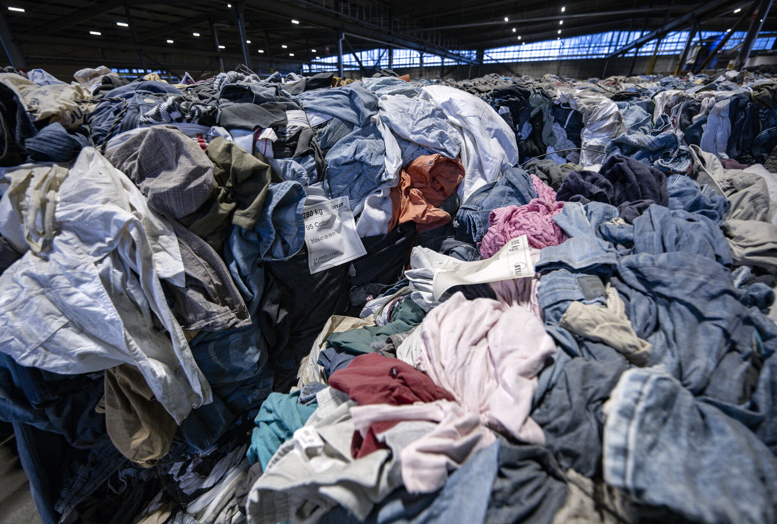 Textile Waste Collection Surges Despite Public Confusion | Sweden Herald