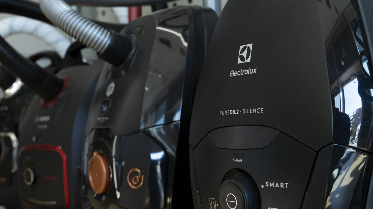Electrolux cuts 1,700 jobs in Italy, government acts | Sweden Herald