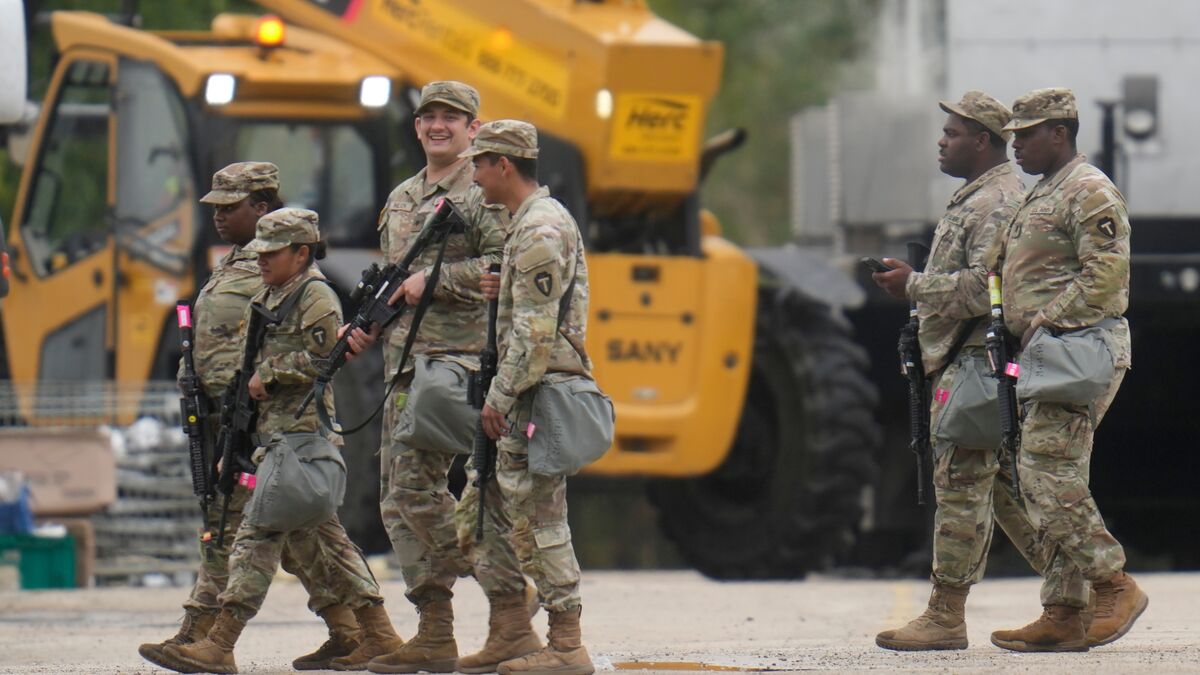 National Guard Allowed to Stay in Chicago but Not Intervene | Sweden Herald