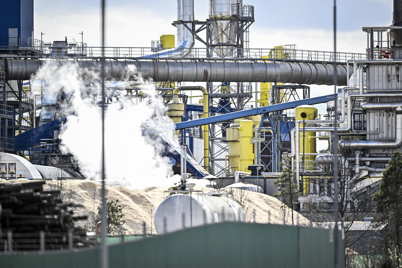 Fire at Ikea Factory in Hultsfred Contained After Explosion | Sweden Herald