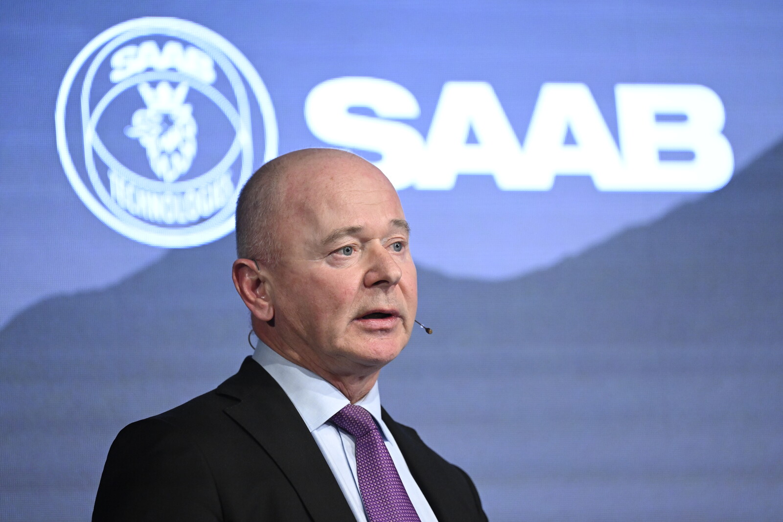 Saab CEO's Pay Jumps to 33.5 Million Kronor Amid Profit Surge | Sweden ...