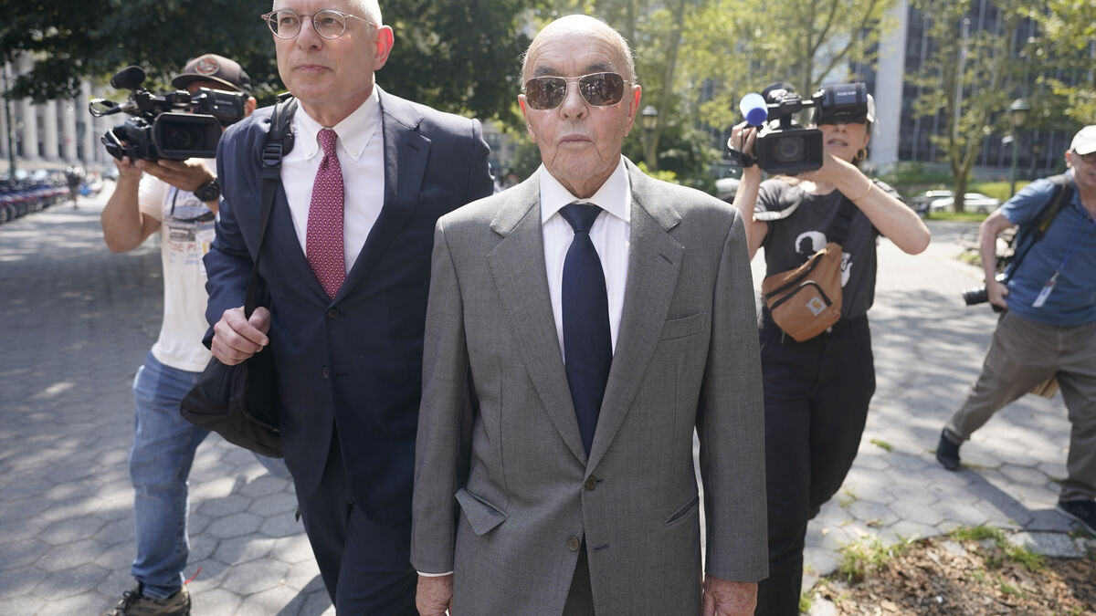 Trump pardons former Tottenham owner Lewis | Sweden Herald