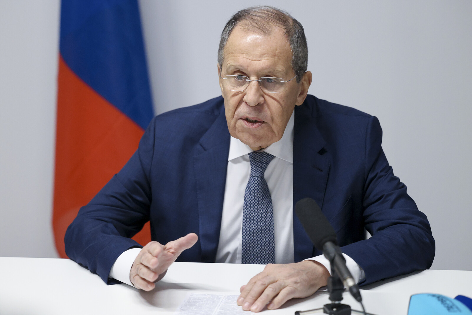 Lavrov: "Ready to use all means" | Sweden Herald