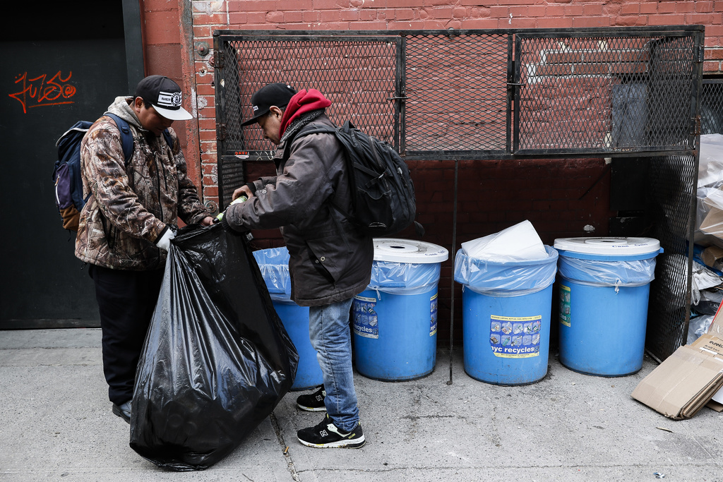 "Trash Revolution" in New York – Demands for Trash Cans | Sweden Herald