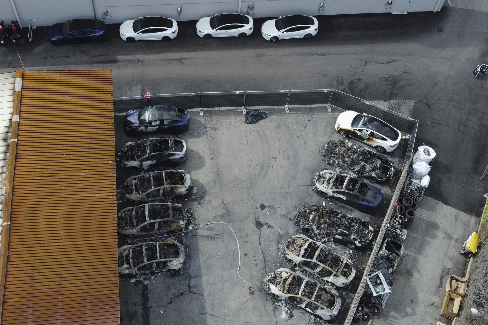 17 Tesla Cars Set Ablaze in Rome; Italy Boosts Security Measures ...