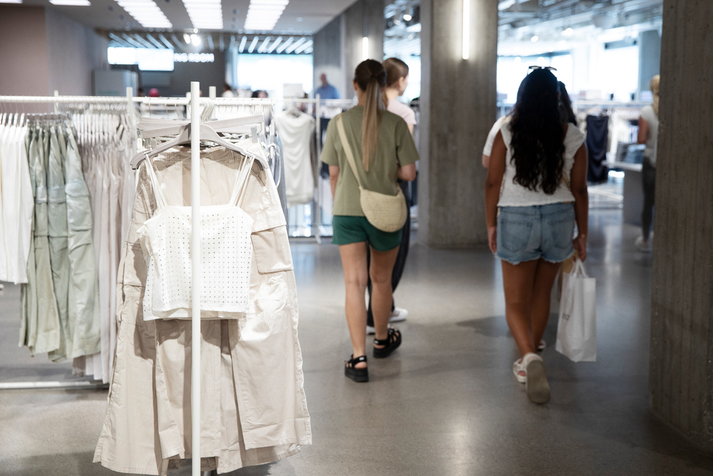 Weak month for clothing retailers | Sweden Herald
