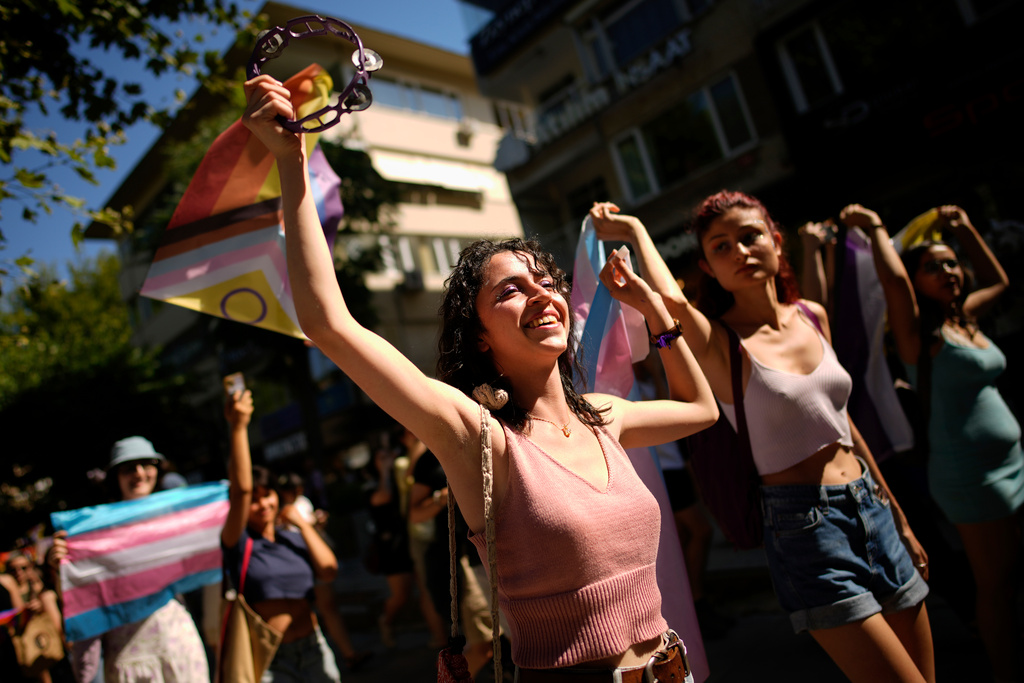 Hundreds of Thousands in Pride Parades Around the World | Sweden Herald