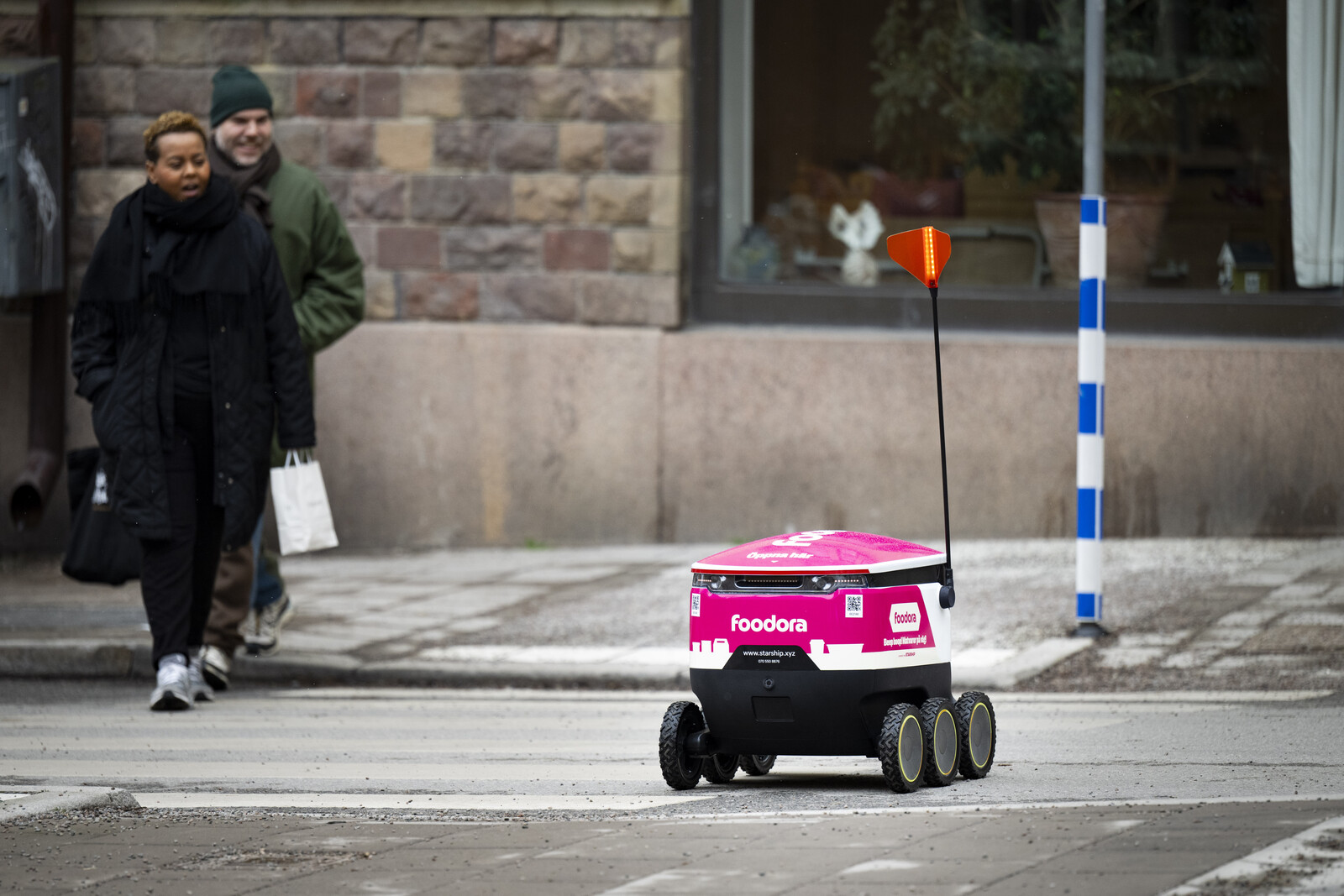Robots deliver food to Stockholmers | Sweden Herald