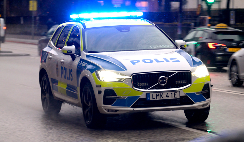 Broke in with burgers at institution – police officer injured | Sweden ...