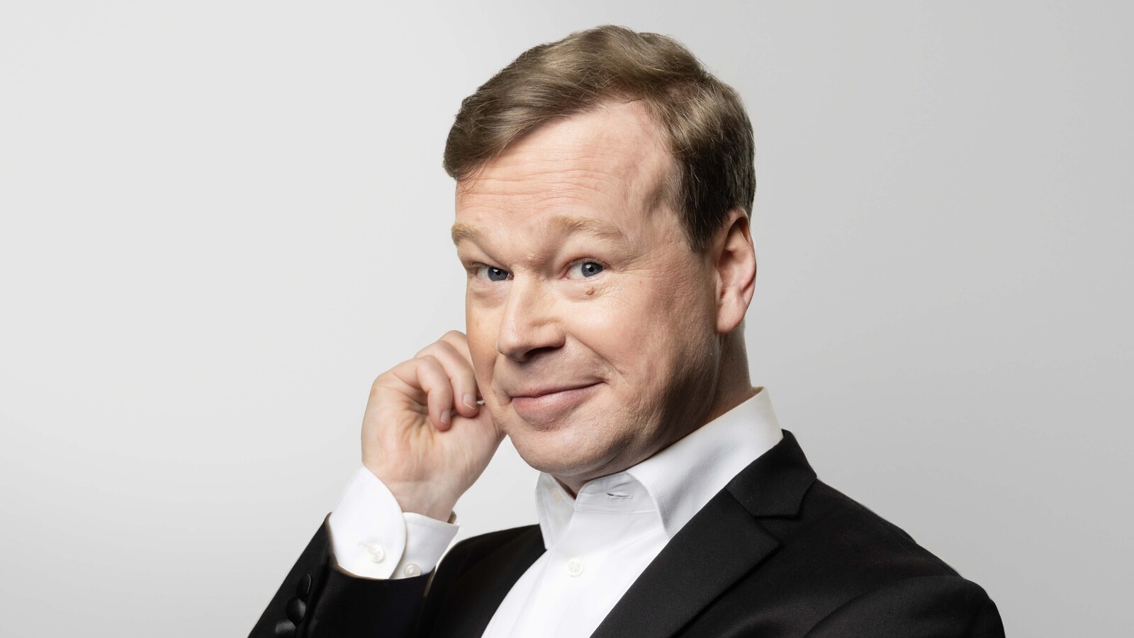 Johan Glans joins "The Swedish Revue" | Sweden Herald